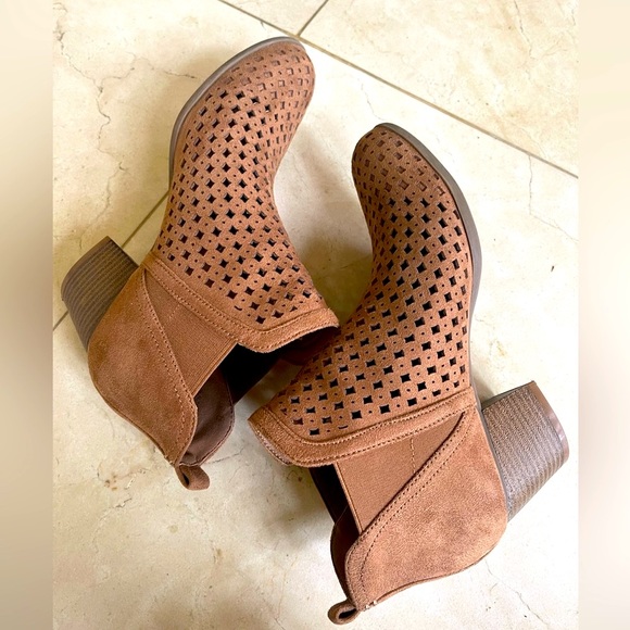 Indigo | Shoes | Indigo Rd Womens Salem Cut Out Design Chelsea Boots ...